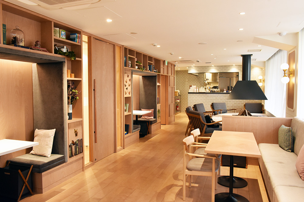 銀座に白樺の森？グルメからスポーツまで楽しめる北欧風カフェ「KOIVE CAFE」｜るるぶ&more.